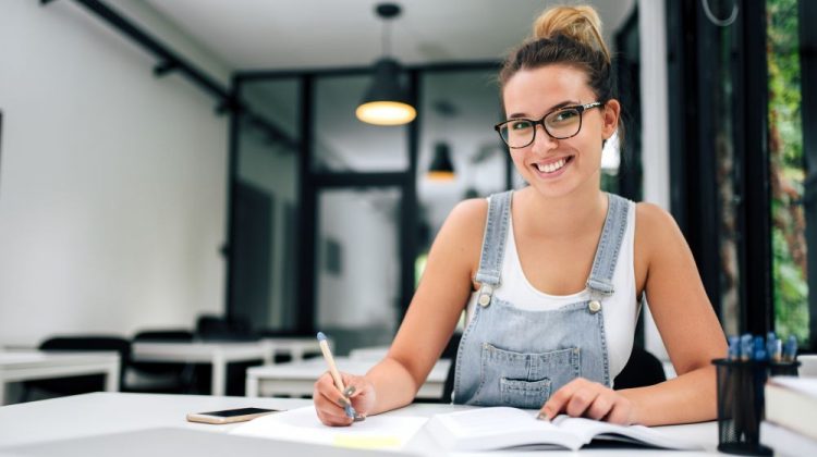 How to become a student entrepreneur - Entrepreneur Handbook